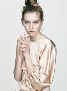 Aava Frisk | the Fashion Spot