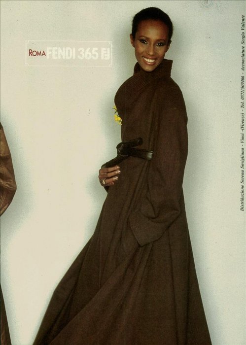 Vogue Italia October 1980-1 : Lisa Ryall by Renato Grignaschi | the ...